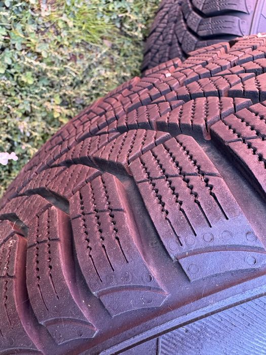 Anvelope Roti Jante skoda volkswagen audi Rosu • OLX.ro