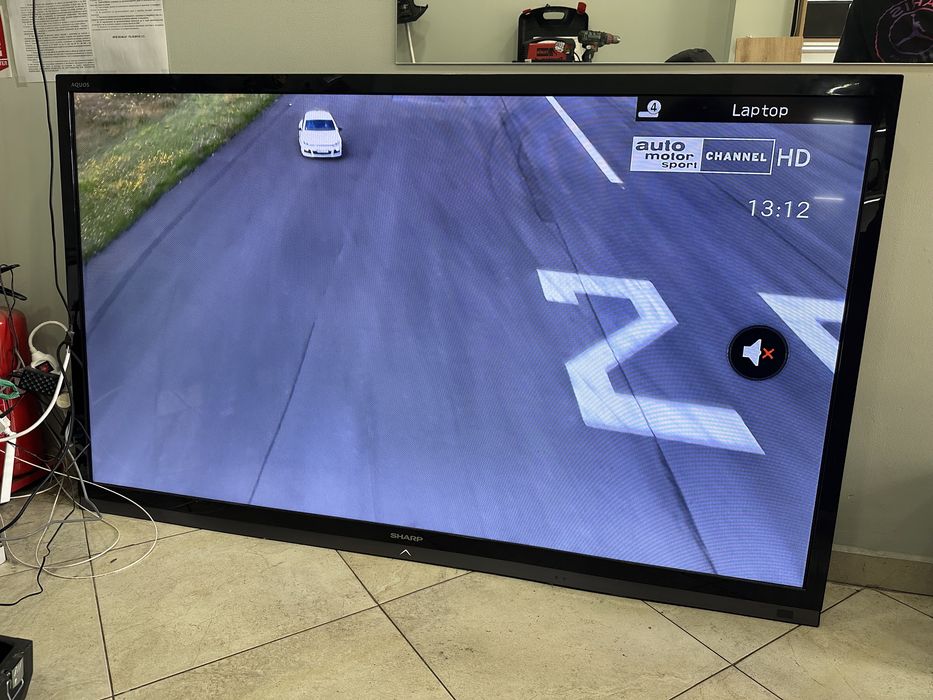 Телевизор Sharp Aquos 70'' гр. София Красно село • OLX.bg