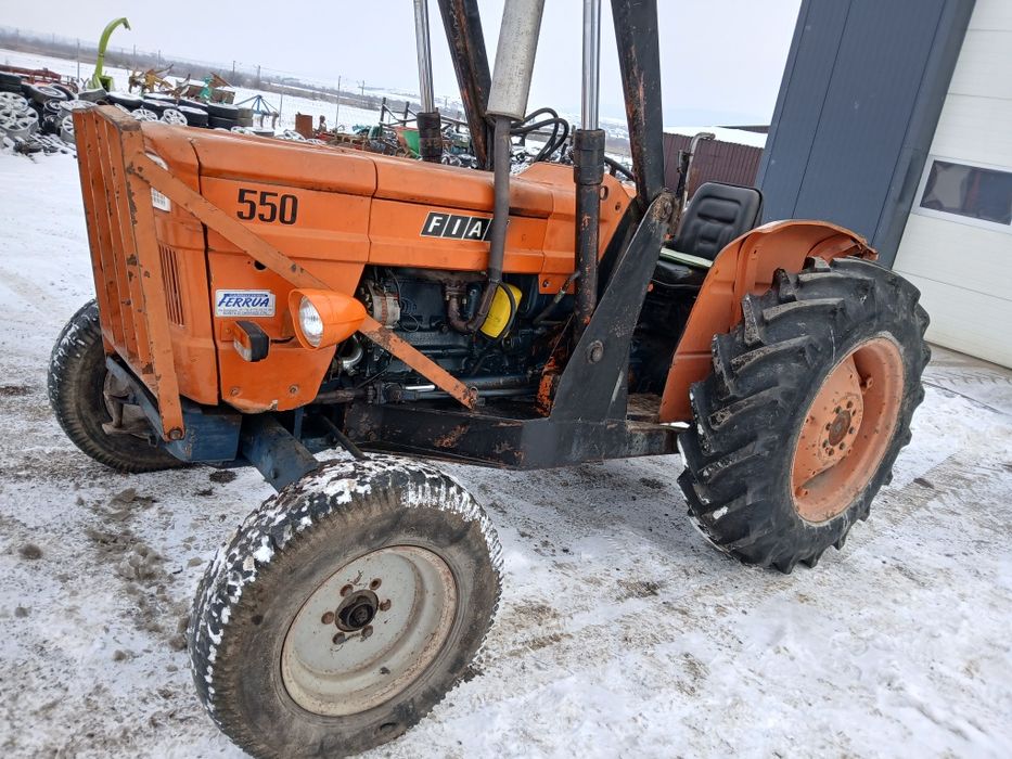 Tractor fiat 550 cu incarcator frontal Maierus • OLX.ro