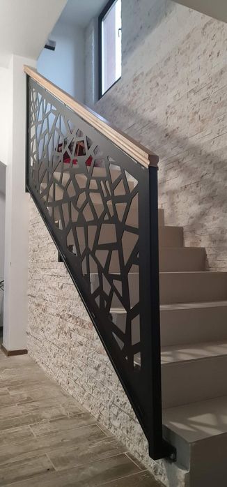 Porti, garduri, grilaje, balustrade, porti aluminiu, scari metalice ...