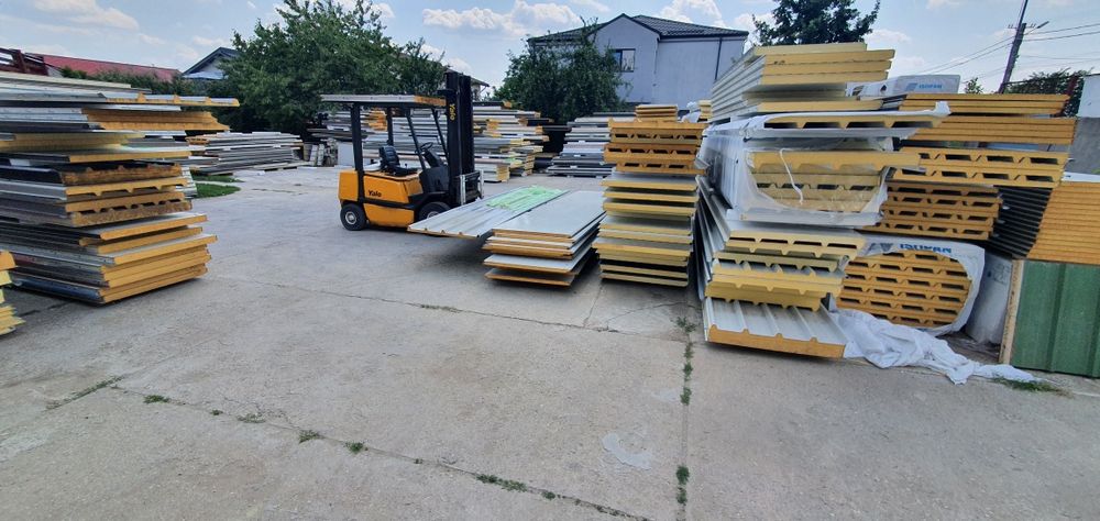 Panouri sandwich termoizolante Isopan Bragadiru • OLX.ro