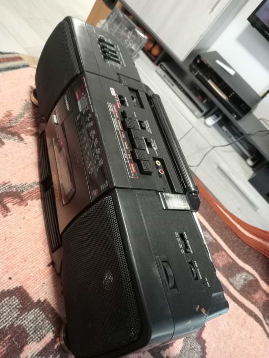 Radio casetofon SHARP Dublu. Vintage Braila • OLX.ro