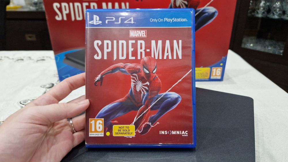 Consolă PlayStation 4 Spidr-Man Bundle Rasinari • OLX.ro