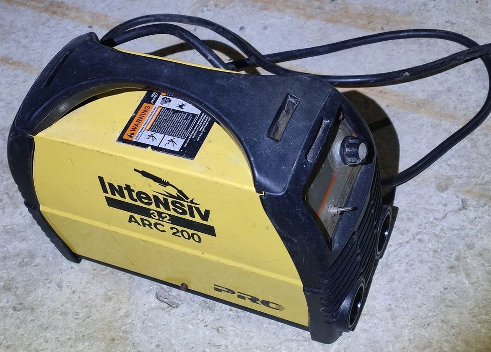Defect! Aparat de sudura invertor Intensiv 200 Pitesti • OLX.ro