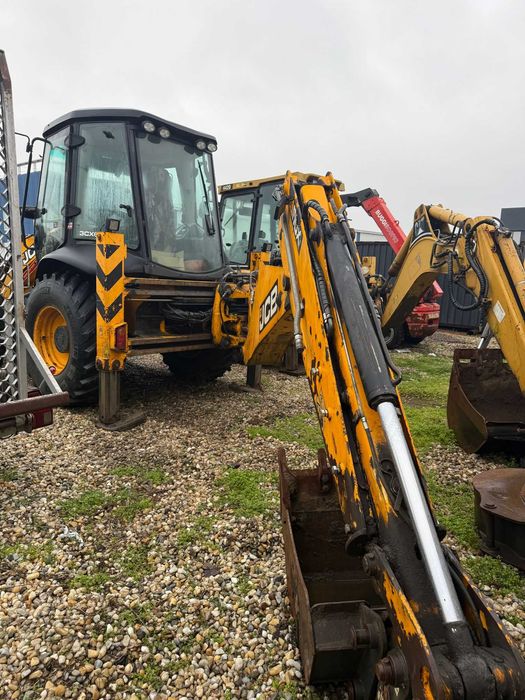 Buldoexcavator JCB 3cx Bucuresti Sectorul 3 • OLX.ro