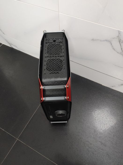 Carcasa itx Gaming ASRock M8 BMW Display OLED Model rar găsit SFX PSU ...