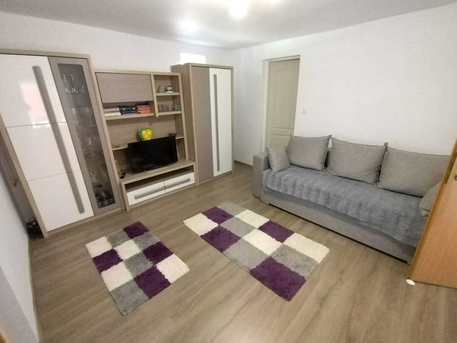 Casa renovata cu garaj, beci, bucatarie vara Dumbraveni • OLX.ro