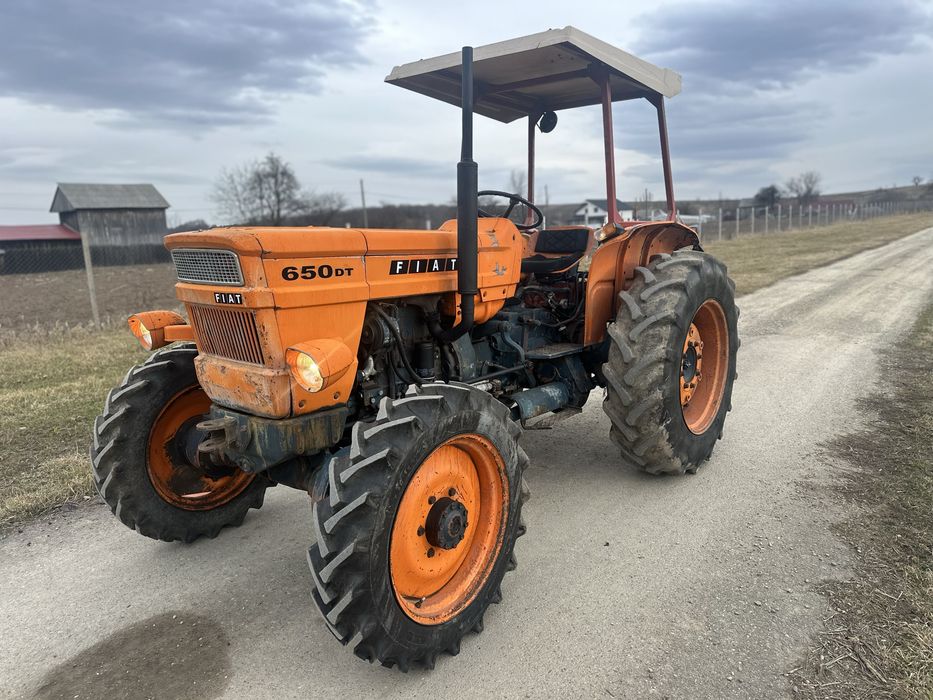 Tractor Fiat 650 4x4 . Recent adus în Țară!! Targu Neamt • OLX.ro