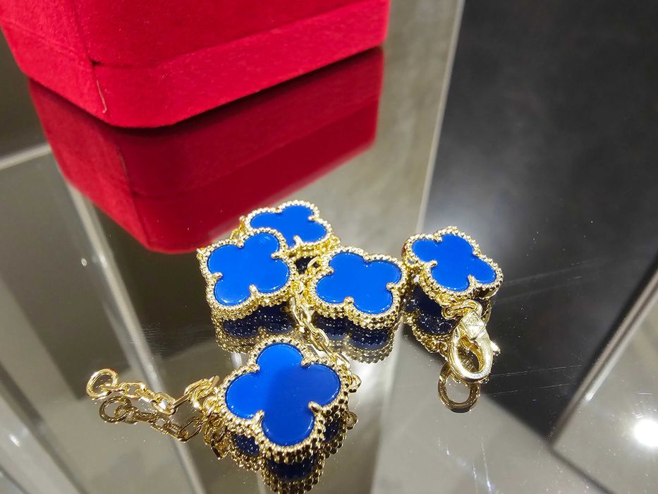 Van Cleef & Arpels VCA Blue 5 Motifs Vintage Alhambra Дамска Гривна гр ...