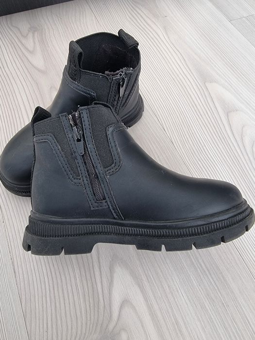 Ghete Zara băiețel ,nr 24 Chiselet • OLX.ro