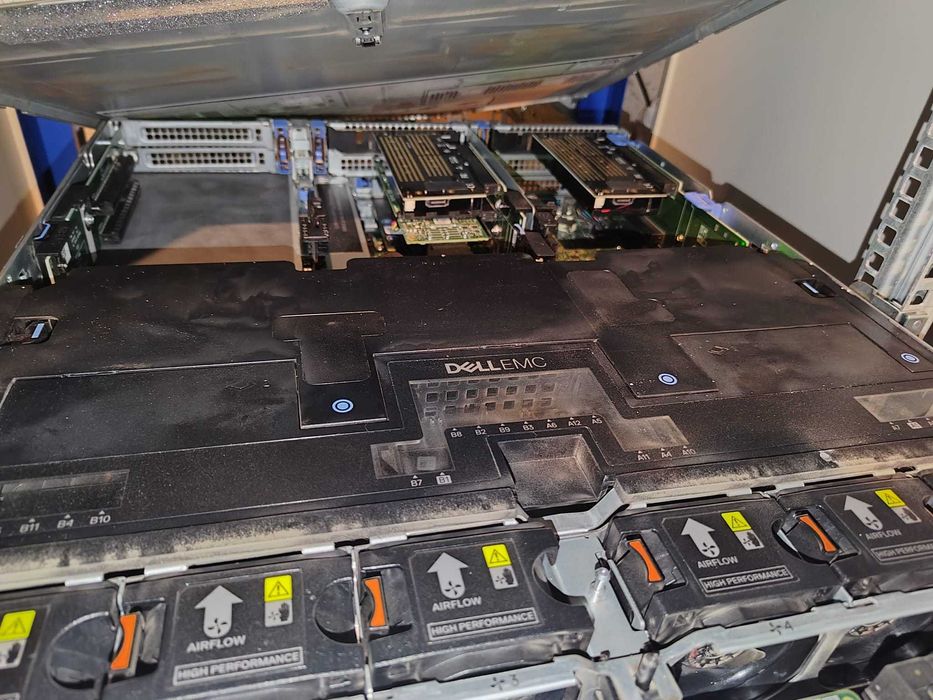 Server Dell PowerEdge R740XD 24 x SFF Ilfov Bragadiru • OLX.ro