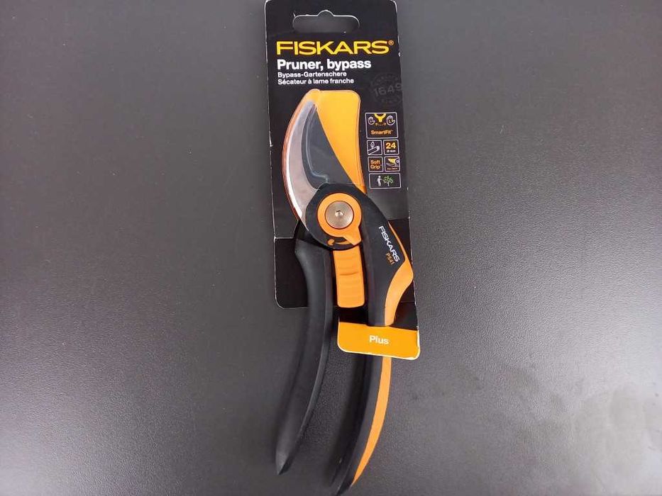 Fiskars P531 PLUS - Plus P541 - P751 - лозарски и градинскки ножици гр. Ботевград • OLX.bg