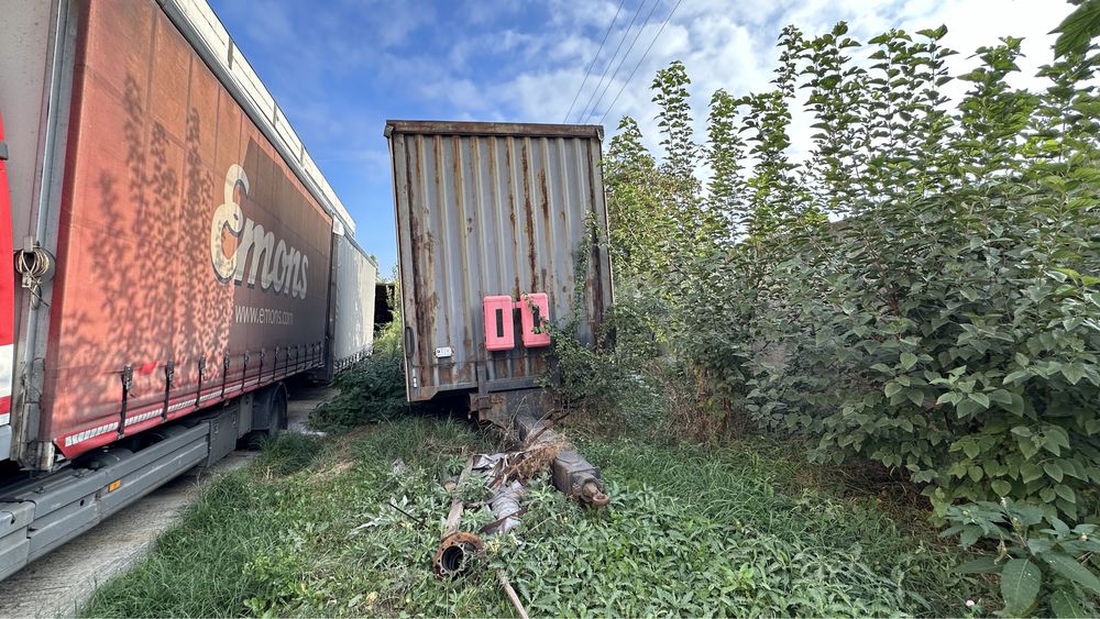 Remorca tandem 1 ax 11 tone , 7.8 cu container prelata detasabil Oradea ...