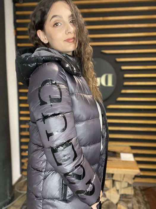 Geaca Dama GUESS /S/ Lunga /Outlet House Duna Brasov • OLX.ro