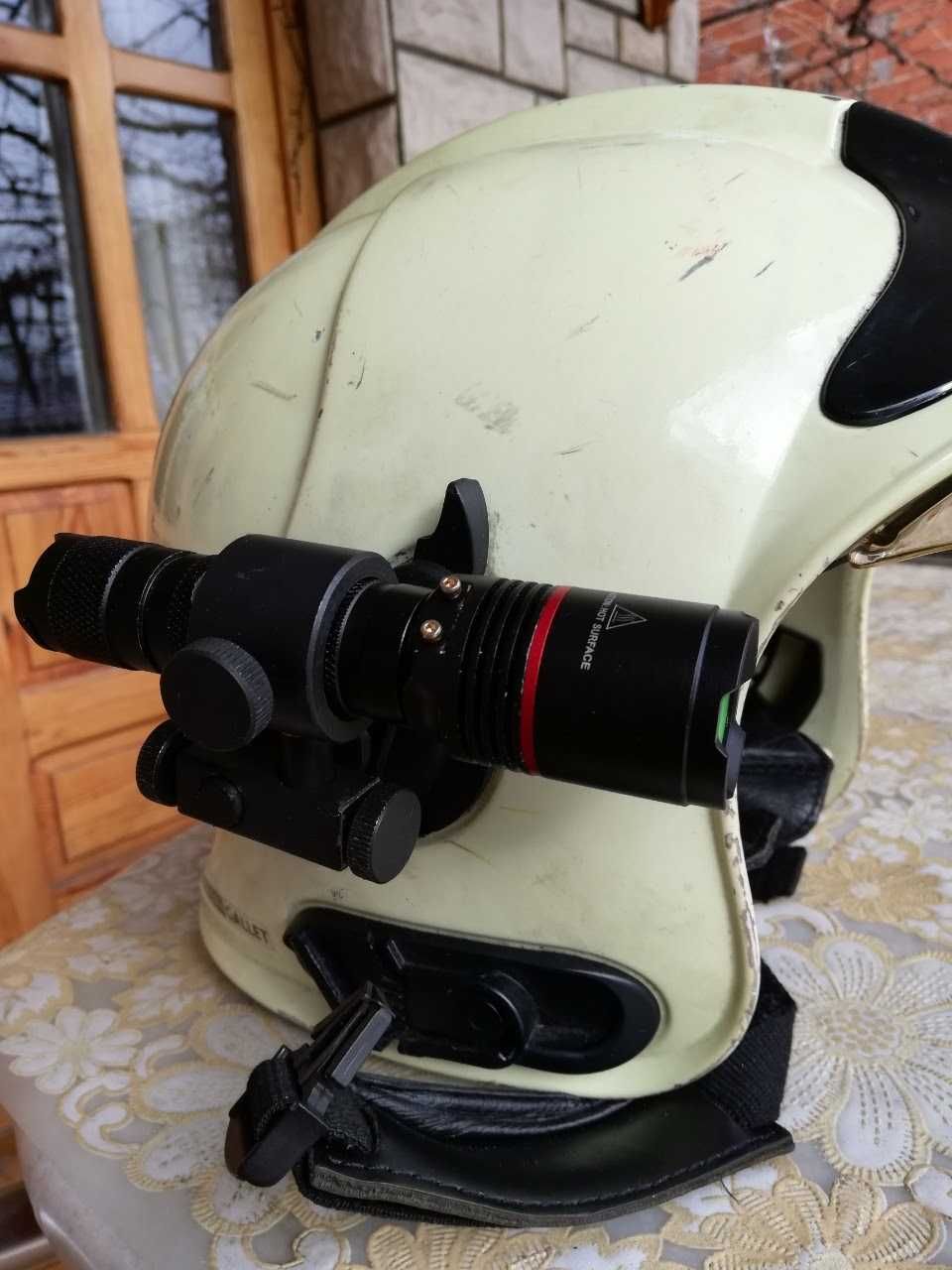 Каска пожарникарска гр. Благоевград Широк център • OLX.bg