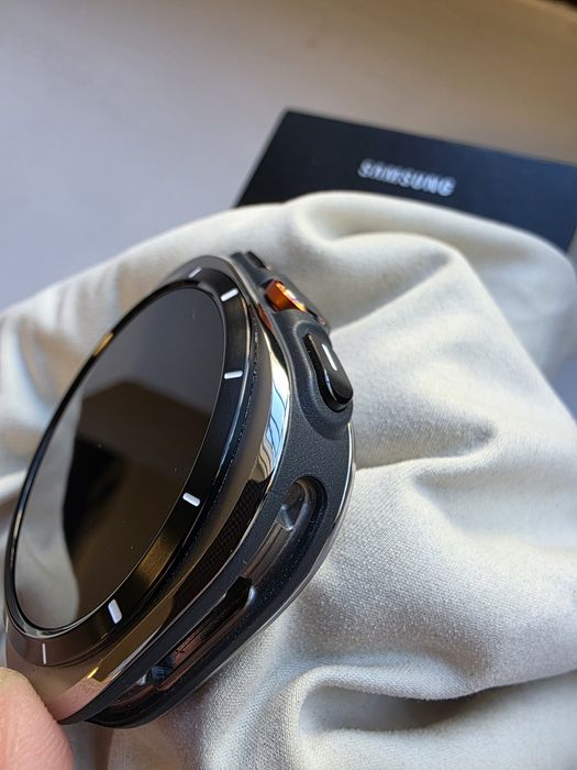 Samsung Galaxy Watch Ultra Titanium Silver Urziceni • OLX.ro