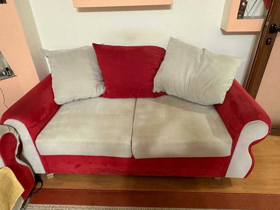 Диван 180/90 + възглавници гр. Бургас Славейков • OLX.bg