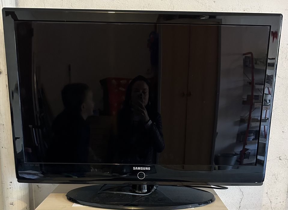 Телевизор Samsung 41 инча гр. Пазарджик Запад • OLX.bg