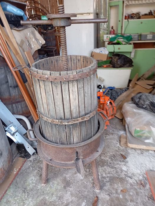 Vând teasc și zdrobitor struguri Targu-Mures • OLX.ro