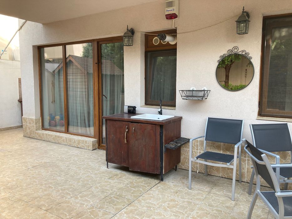 Ap. în Mamaia Sat cu terasă imensă ideal pentru o fam.cu copii mici ...