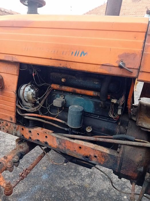 Tractor universal u 650 Beius • OLX.ro