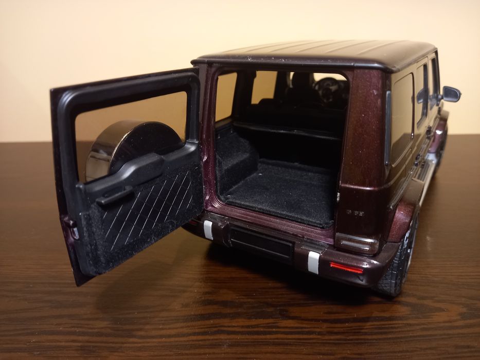 Mercedes g63 amg 1:18 minichamps гр. София Бъкстон • OLX.bg