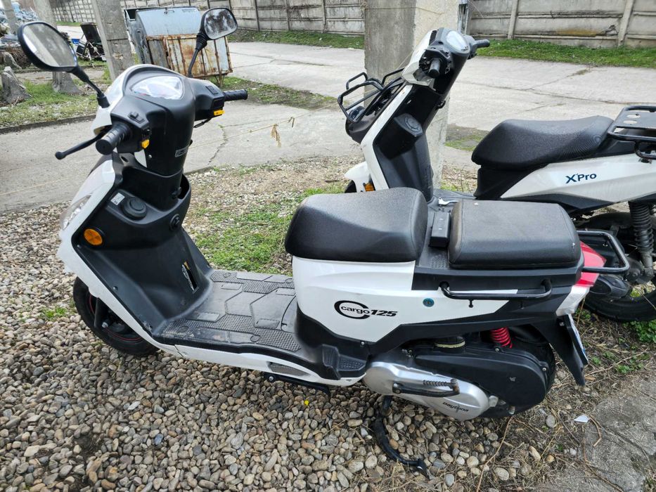 Vand Scuter 125 cc, ABS, benzina, 2023, 1800 euro sau Sym 49cc cu 1750 Bucuresti Sectorul 2 • OLX.ro