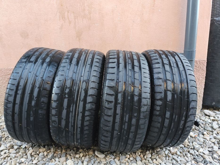 Vand Anvelope de vara R18 NOKIAN Tyres 225/40 ZR Brasov • OLX.ro