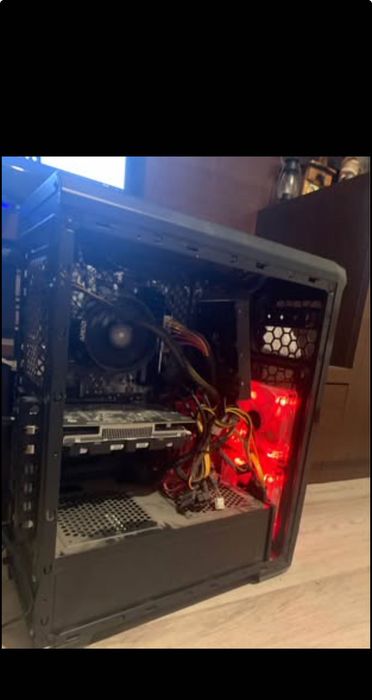 Vând Pc gaming foarte bun pentru jocuri Targoviste • OLX.ro