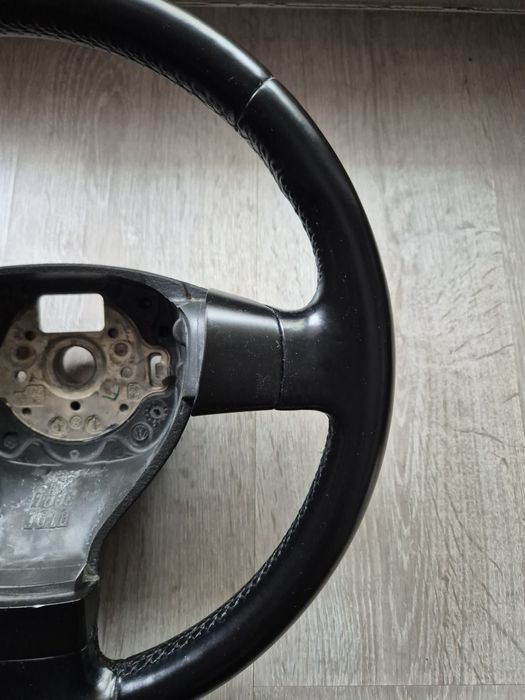 Volan piele Volkswagen Passat B6 Jetta Golf 5 Bucuresti Sectorul 1 • OLX.ro