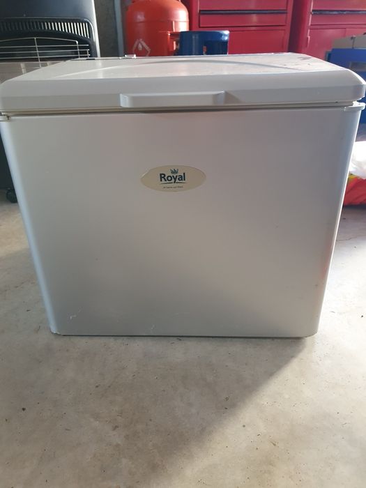 Vand frigider camping pe gaz/220v/12v Crevedia Mica • OLX.ro