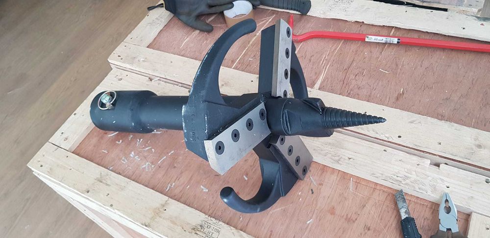 Freza cioate - cap tocator radacini cioate excavator Brasov • OLX.ro