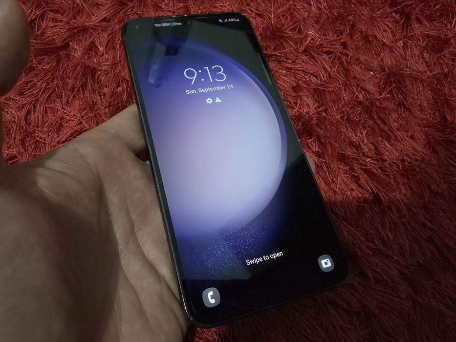 -Samsung S23, Negru, 128Gb, 8Ram, stare foarte buna, semne uzura, poze ...