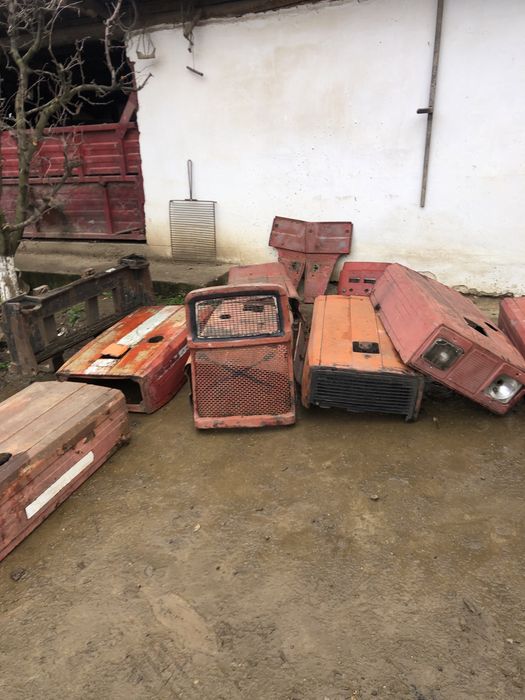 Capota tractor romanesc u 650 si 445 Sauca • OLX.ro