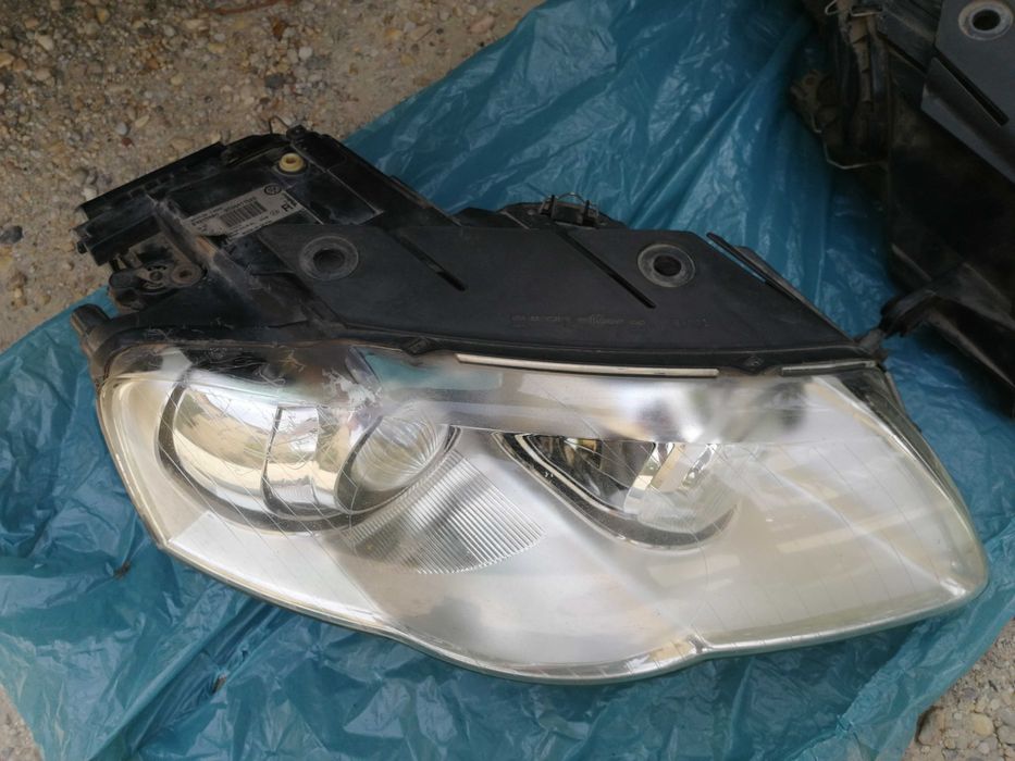 Faruri Passat B6 complete,cu Bi xenon si becuri cu LED Popesti-Leordeni • OLX.ro
