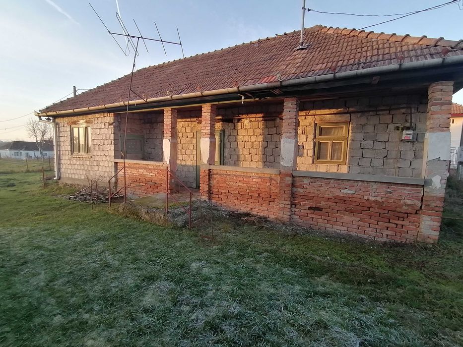 Casa veche Bogata , jud.Mures, teren 2000 mp, utilitati la poarta ...