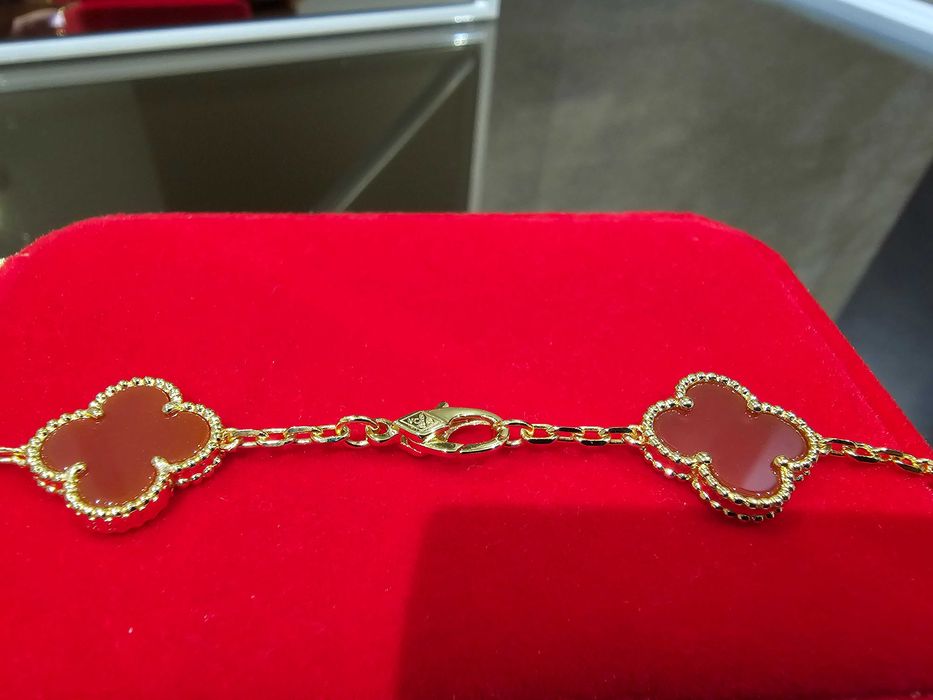Van Cleef & Arpels VCA Gold Red Alhambra 20 Motifs Дамско Колие гр ...