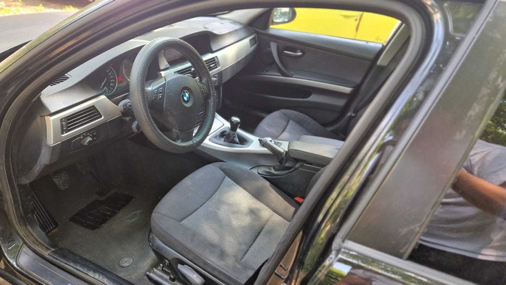 BMW Seria 3 E90 177cp NFL Iasi • OLX.ro