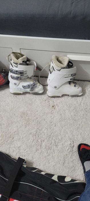 Vand clapari si schiuri Bucuresti Sectorul 6 • OLX.ro