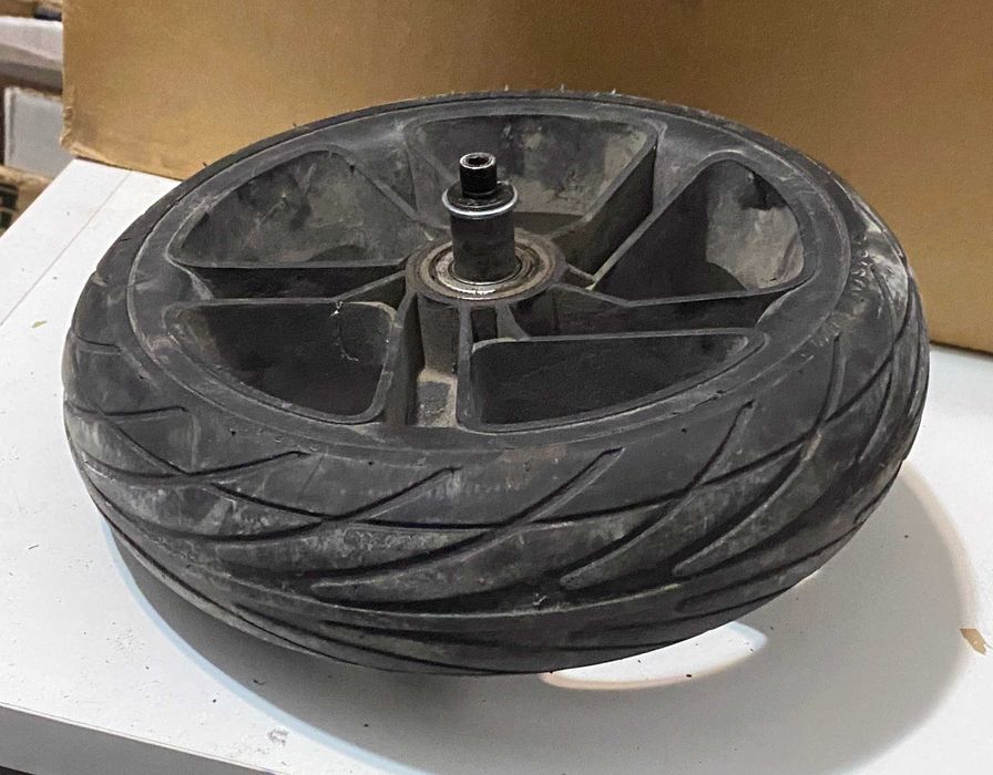 Roata spate trotineta Ninebot by Segway KickScooter ES2 Iasi • OLX.ro