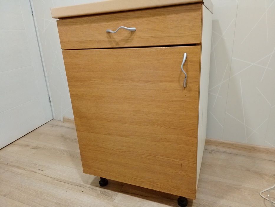 Кухненски шкаф с чекмедже и вратичка гр София Люлин 10 • Olx Bg
