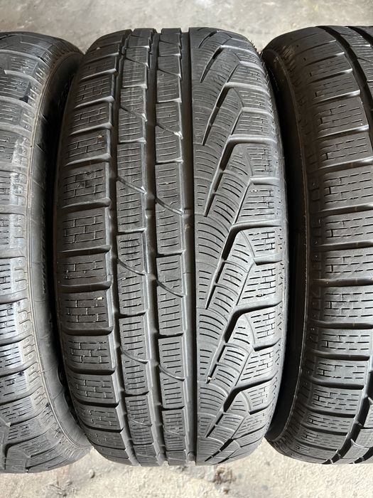 4 anvelope de iarna 225/50/17 Pirelli Runflat! Cluj-Napoca • OLX.ro