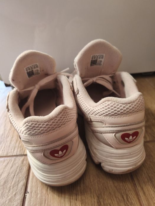 Adidași adidas dama astir Viisoara Mica • OLX.ro