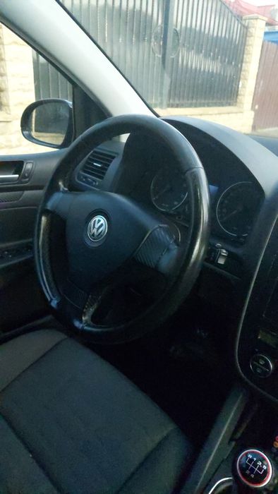 VW Golf 5 1.6 MPI Turda • OLX.ro