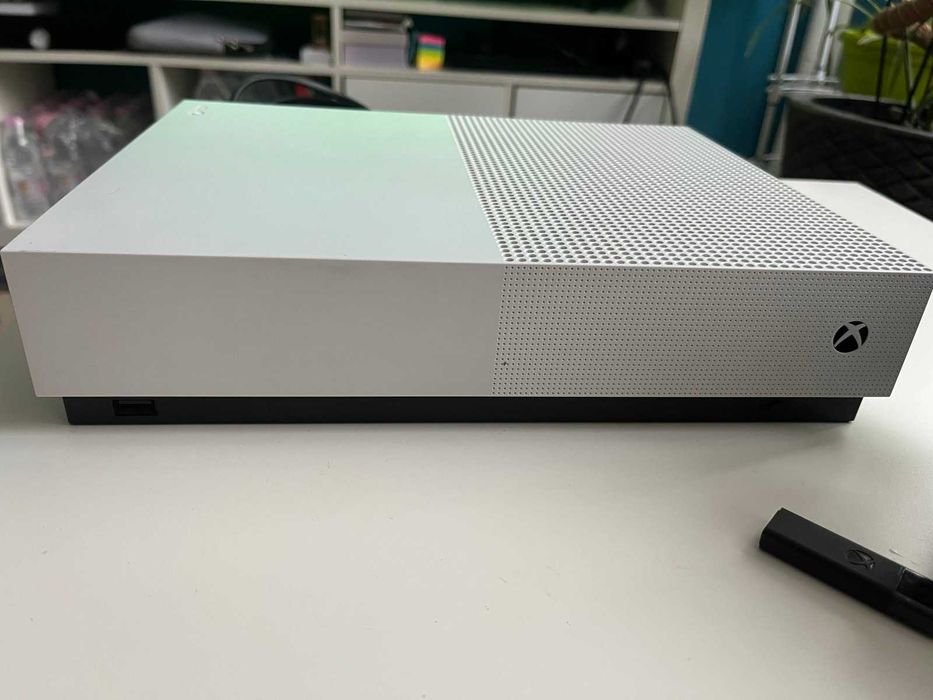 Xbox One S Digital 1 TB гр. София Света Троица • OLX.bg