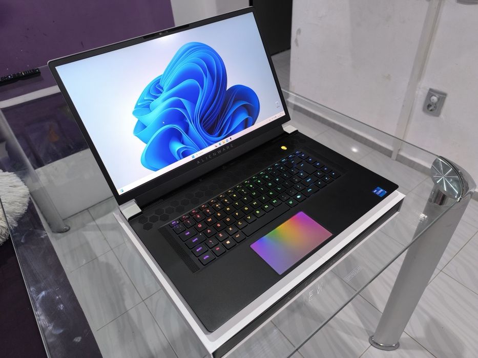 Alienware X17 (17,3",i7-11800H,RTX 3080 16gb,32gb RAM,1 TB NVMe SSD) гр ...