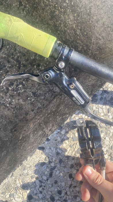 Задна спирачка sram guide rs/db5 гр. Монтана Идеален център • OLX.bg