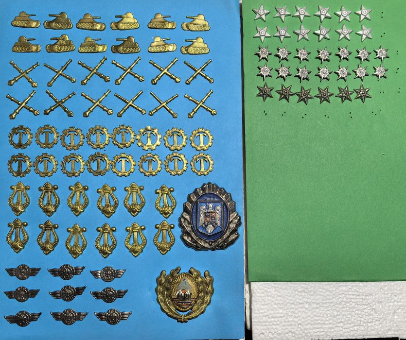 Insemne de armă/grad din perioada Comunismului - vechi, vintage, Iasi ...