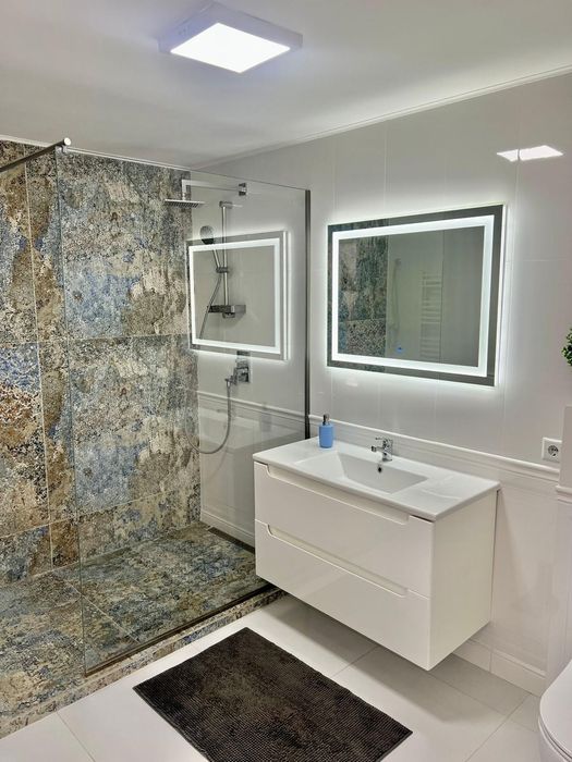 Particular vând PENTHOUSE zonă Tractorul în spate la Isaran Brasov • OLX.ro