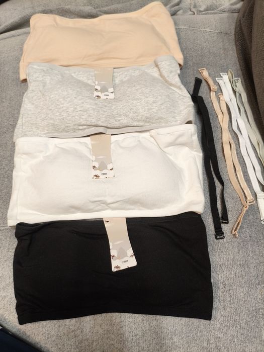 Set de 4 bustiere cu burete si bretele S- M din bumbac Sebes • OLX.ro